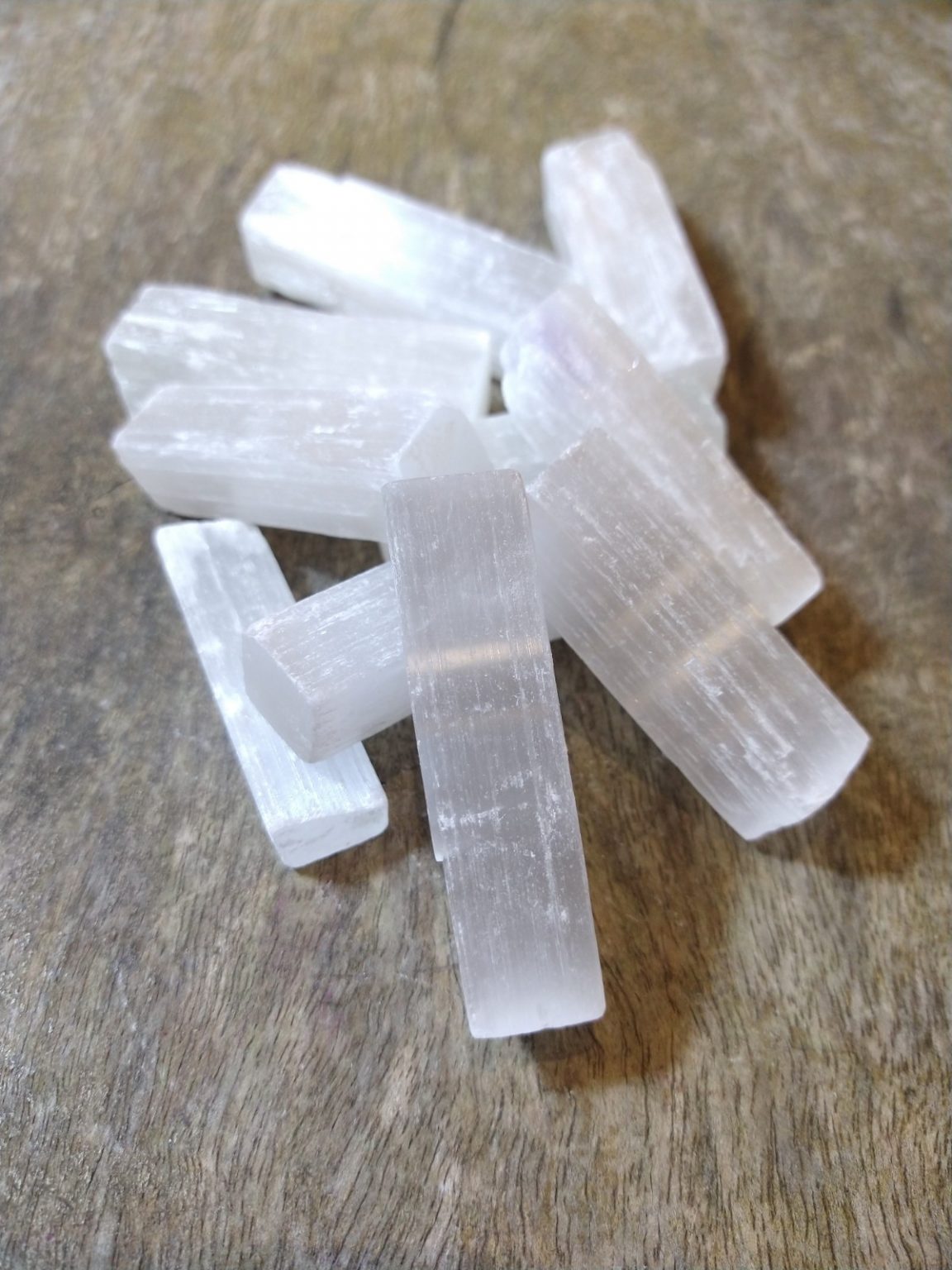Natural crystals: Selenite wands (cut ends) (approx. 6x1cm) - Qi Crystals
